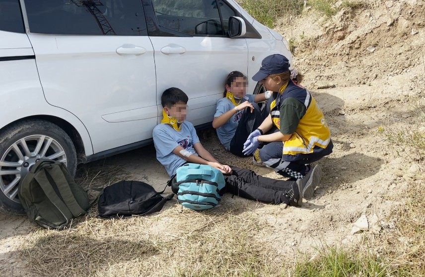 Antalya’da okul servisi şarampole devrildi: 6 öğrenci yaralı