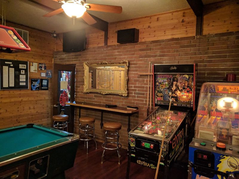 The old school Oregon burger joint where locals go for a hot juicy ...