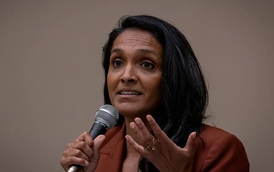 Raman reverses on police funding amid mayoral race slide