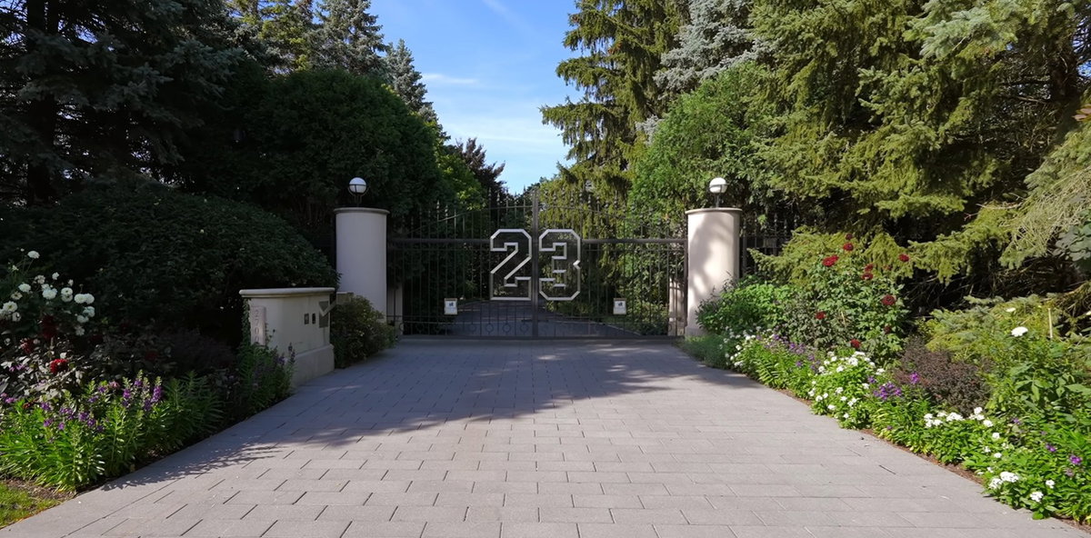 Michael Jordan vs. LeBron James: Which NBA icon has the bigger house?
