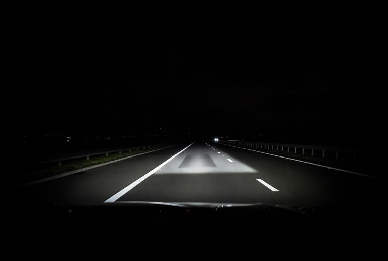 Dlaczego warto dopłacić do reflektorów Matrix LED? To najlepsza opcja w ...