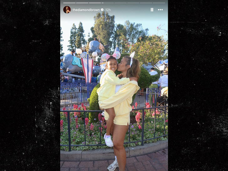 Chris Brown's baby mama Diamond takes kid to Disneyland amid paternity ...