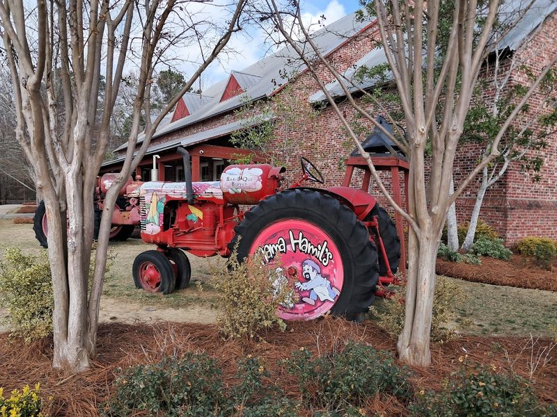This unpretentious Mississippi buffet piles high every southern comfort ...