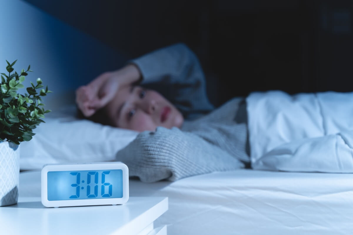 Dormir mal engorda? Entenda a relação com o metabolismo