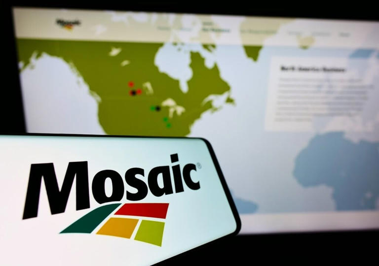 Mosaic posts mixed Q1 on fertilizer margin pressure