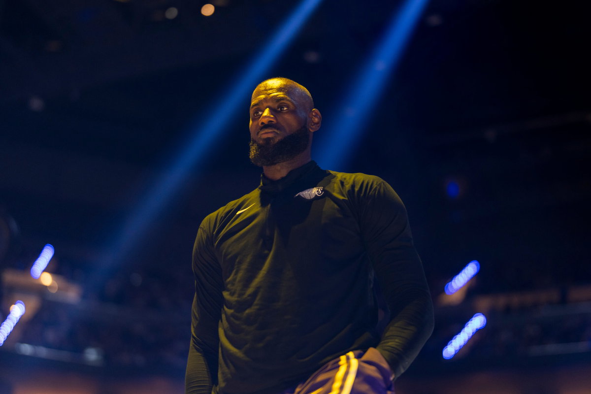 Michael Jordan vs. LeBron James: Which NBA icon has the bigger house?