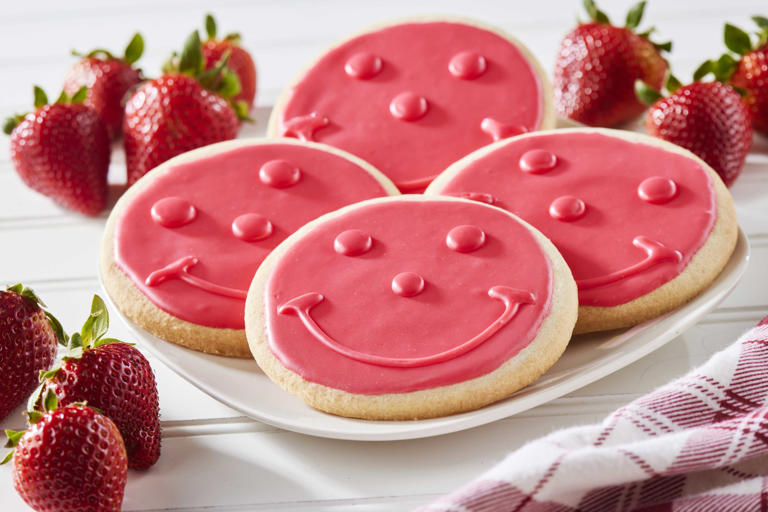 Eat'n Park unveils new limited-edition Smiley Cookie flavor