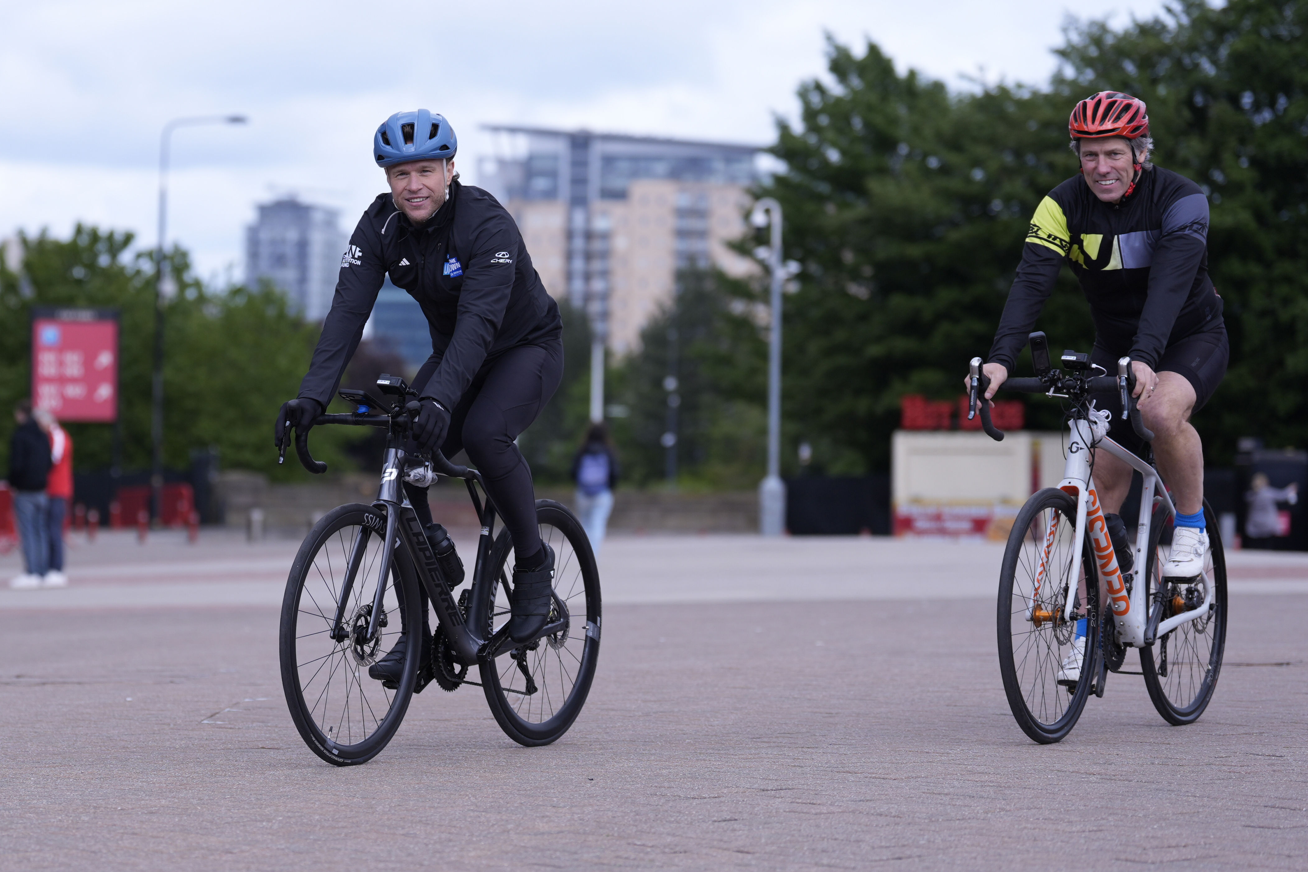 Olly Murs completes first day of 400km challenge for Soccer Aid