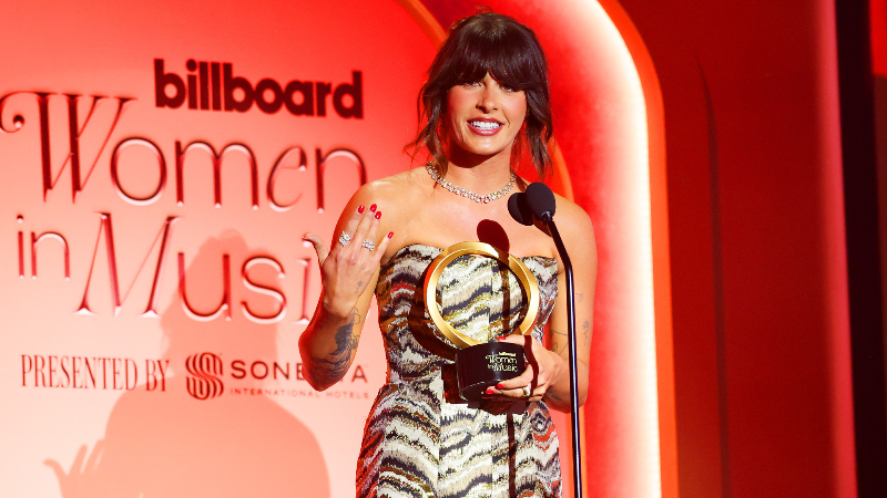 Ella Langley accepts the Powerhouse Award | Billboard Women in Music 2026