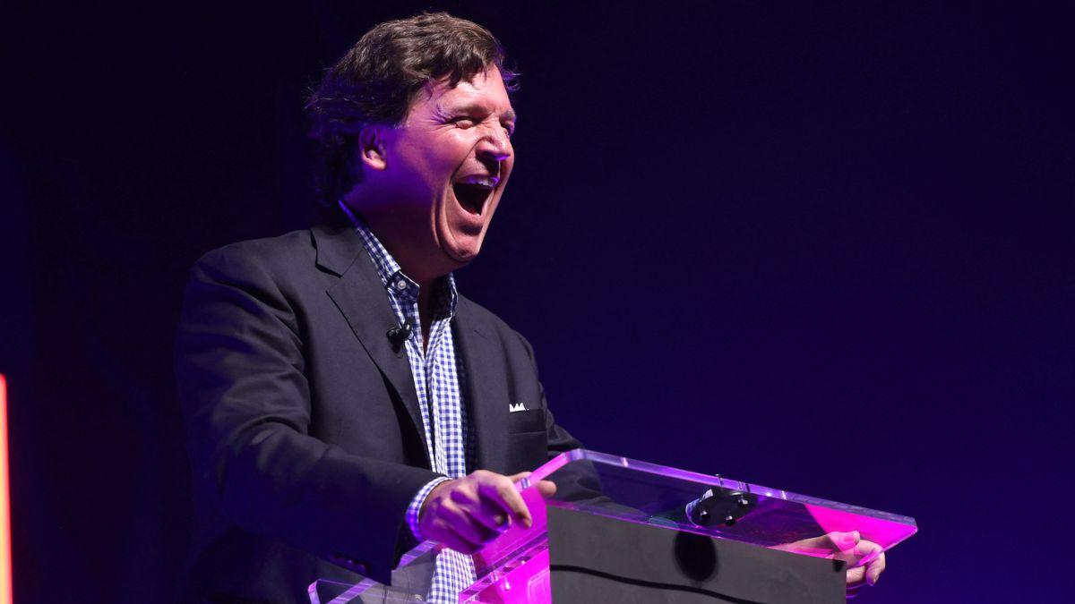 Tucker Carlson slams 'incompetent' Trump for war in Iran