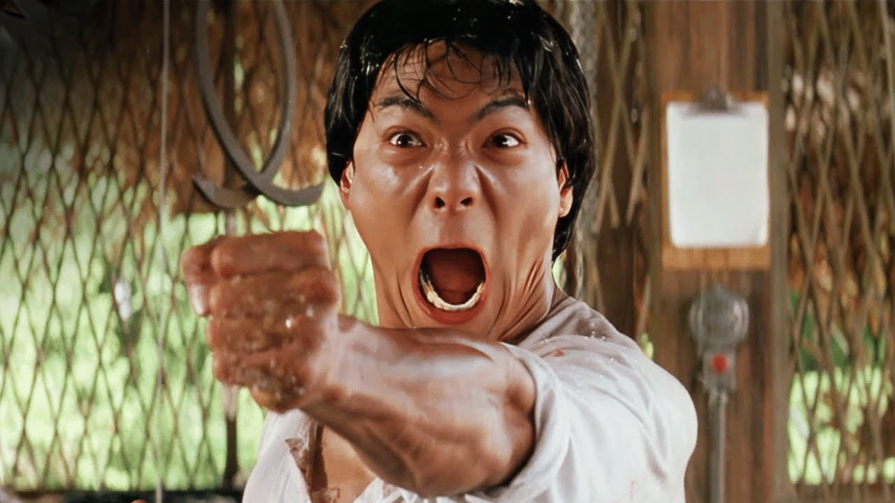 Bruce Lee defends himself on film set: Dragon The Bruce Lee Story