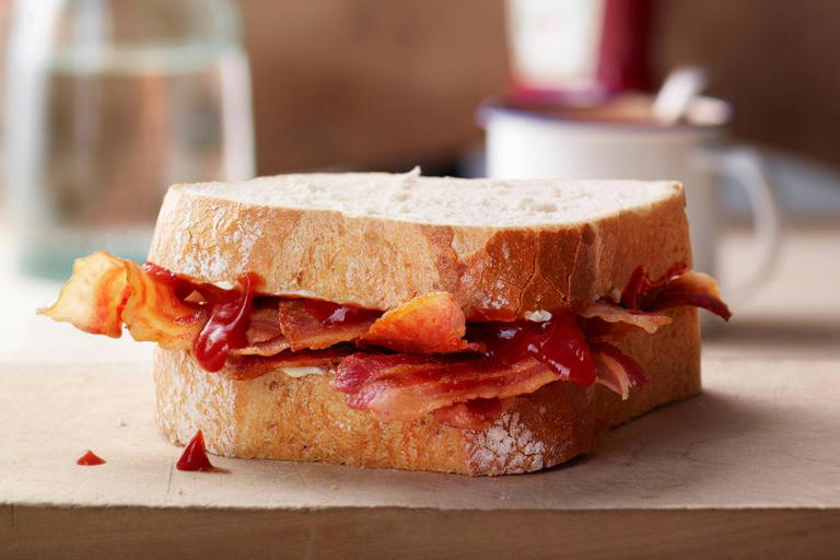 Bacon sandwiches will be much tastier if you do easy step before eating