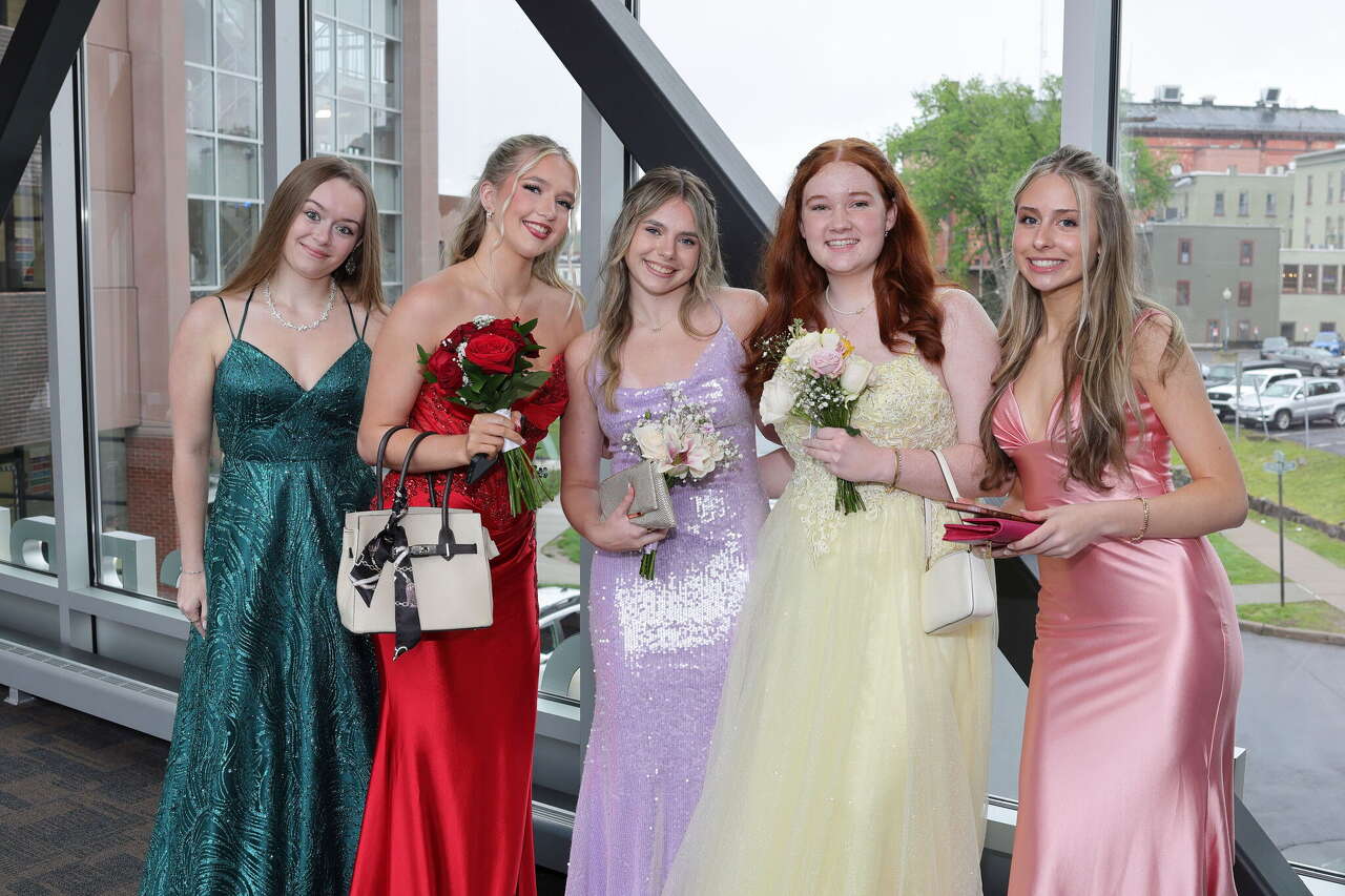 Seen: 2026 Shenendehowa junior prom