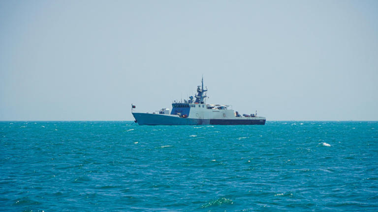 Three US Navy destroyers intercepted Iranian cruise missiles, drones ...