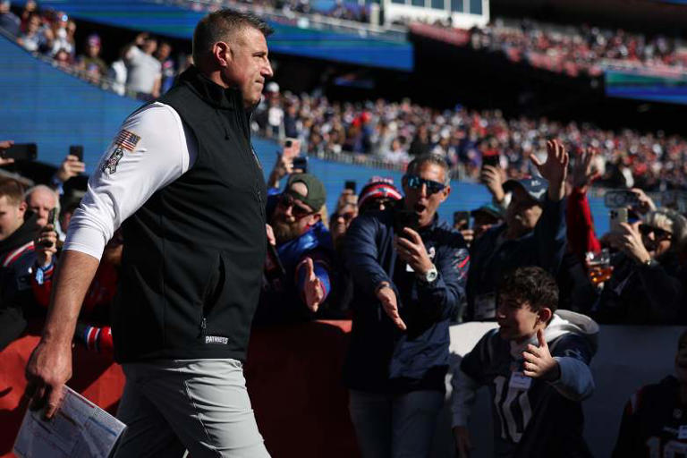 Patriots get ominous prediction from executives ahead of NFL schedule ...