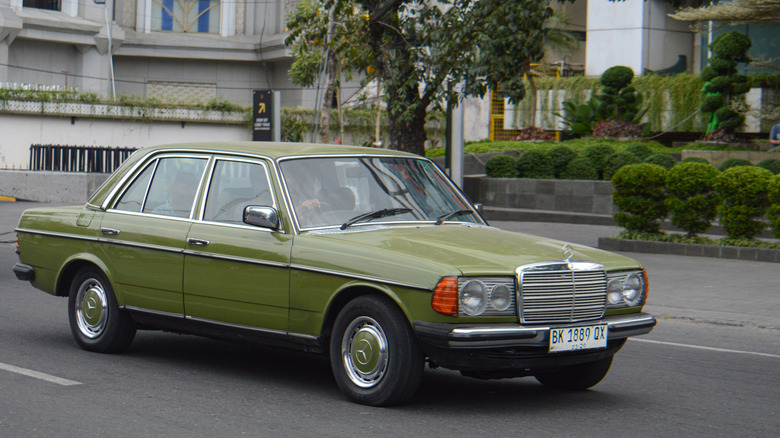 Why Mercedes' US diesel sales in the 80s went from 4-out-of-5 to footnote