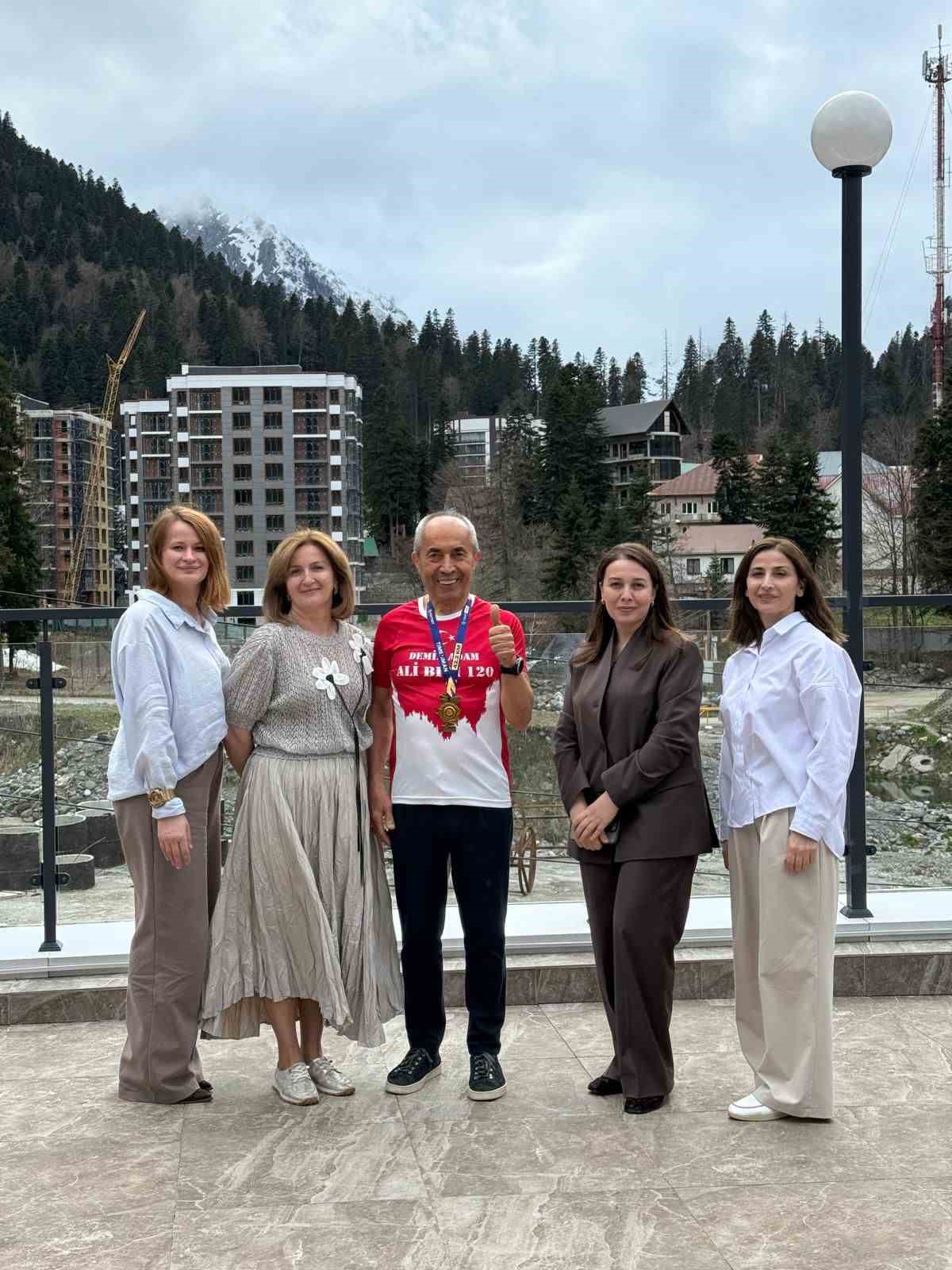 ‘Demir adam’ Kazan Maratonu’na performansıyla damga vurdu