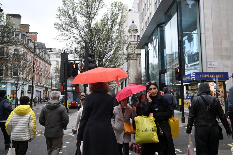 UK consumers cut spending for first time since late 2024, Barclays card ...