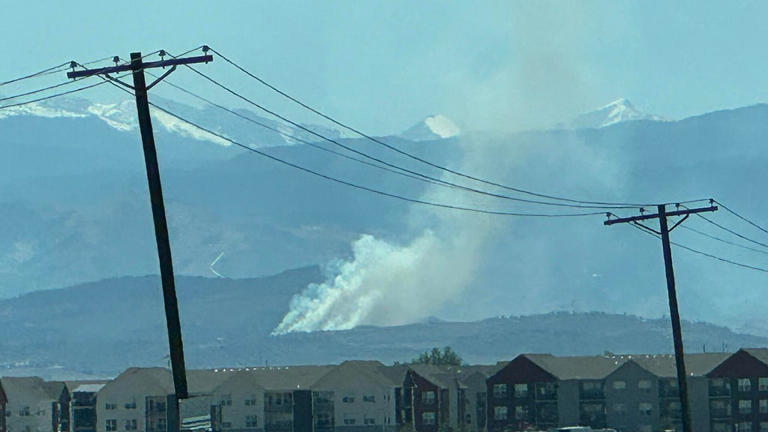 Sedona Hills fire in northern Colorado sends up smoke near Carter Lake ...