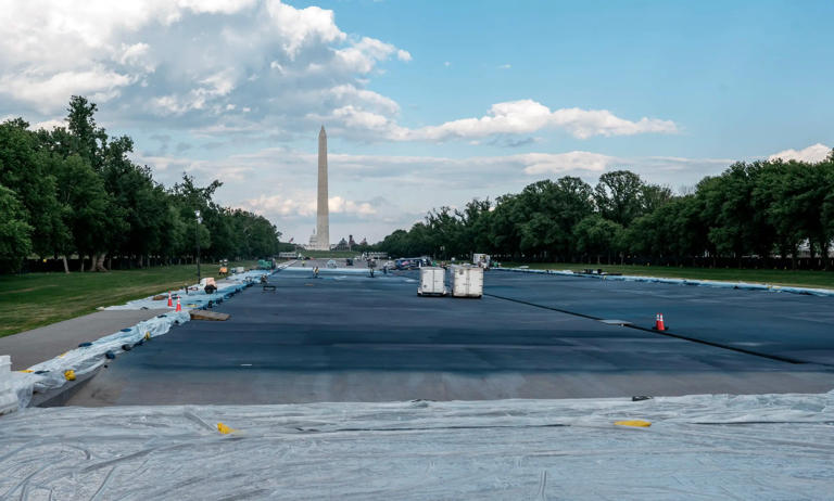 Trump’s no-bid contract for reflecting pool project faces rising costs ...