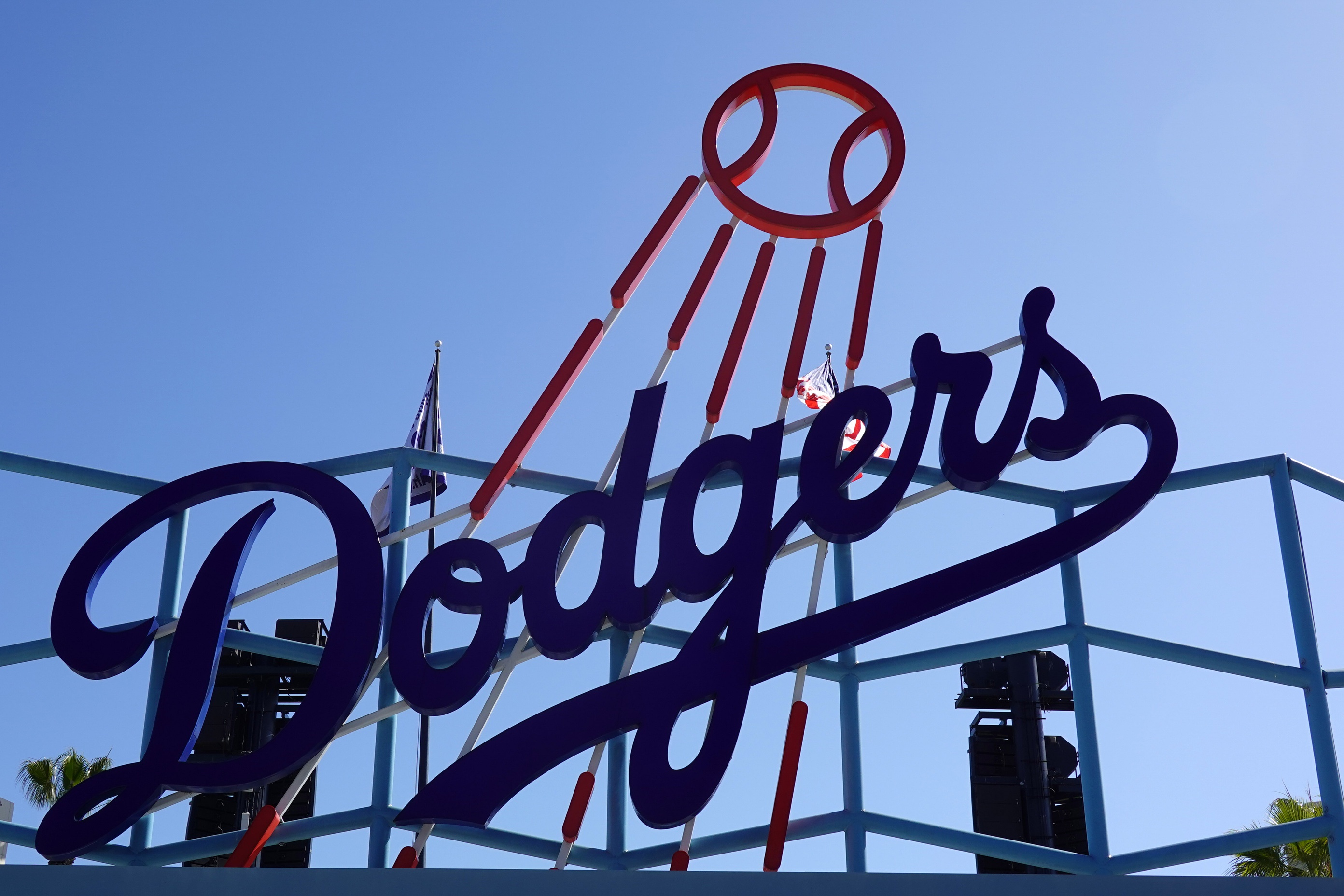 Dodgers announce death of original Spanish-language broadcaster, Hall ...