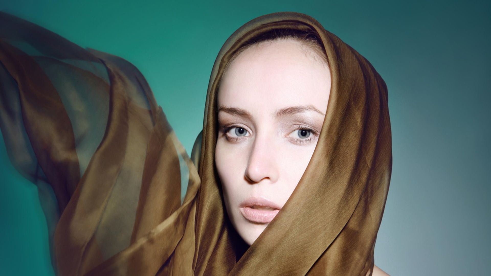 10 fabrics that make clothes look luxe & 10 that make them feel cheap