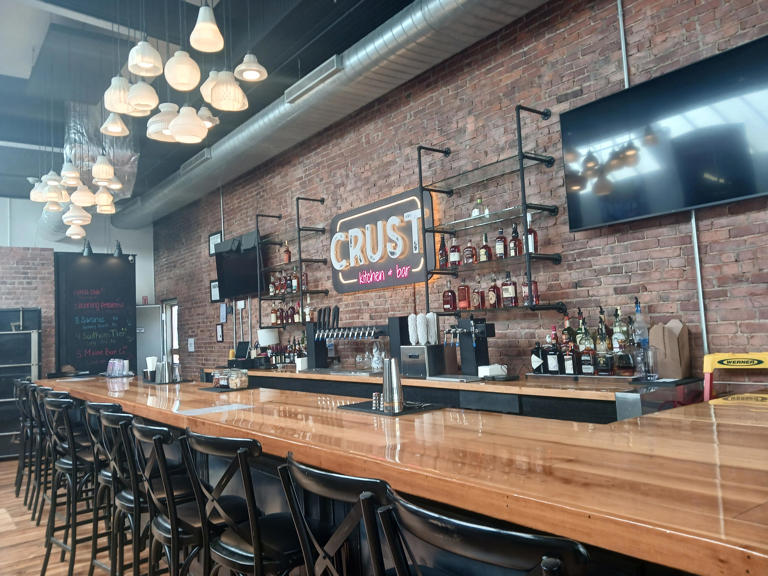 Crust Kitchen & Bar opens new location in Utica