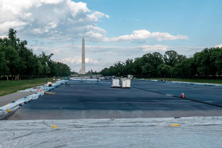 Trump’s no-bid contract for reflecting pool project faces rising costs ...