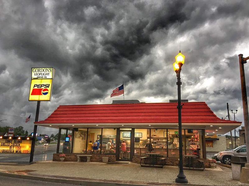 These 10 low-key burger joints in Missouri are so good, they’re worth ...