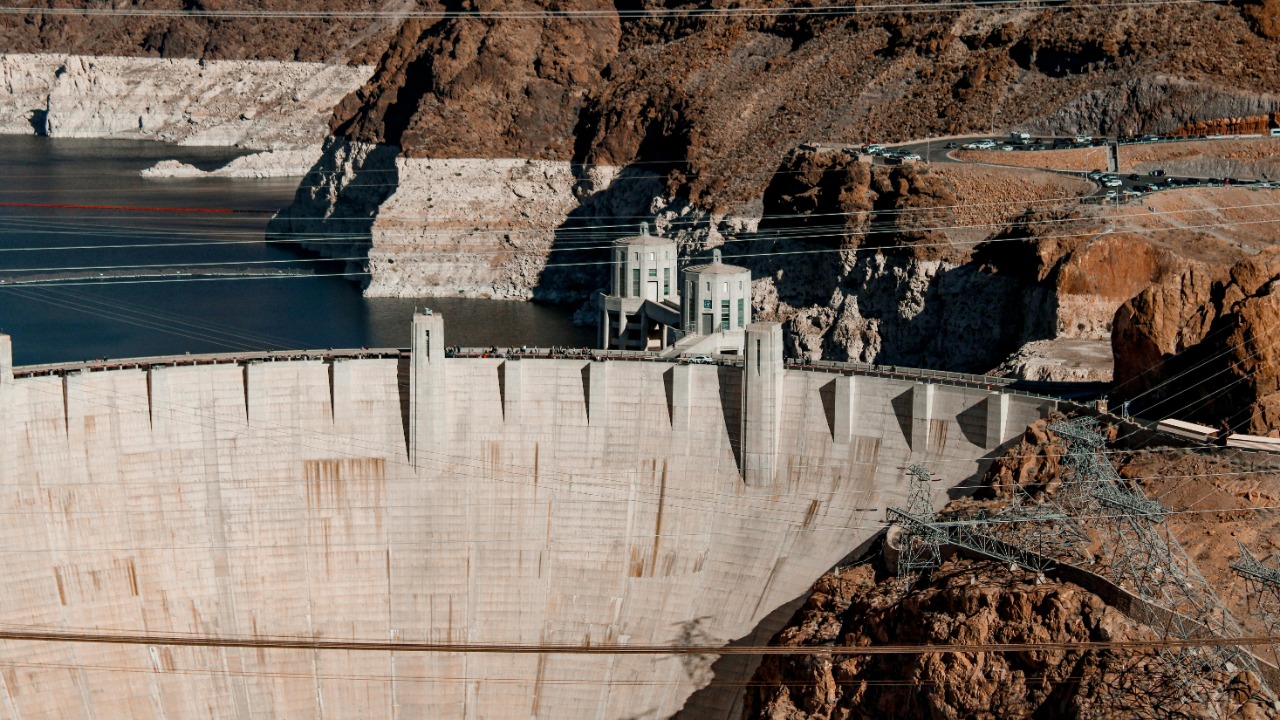 Hoover Dam may lose 40% of its power this fall as the feds drain one ...