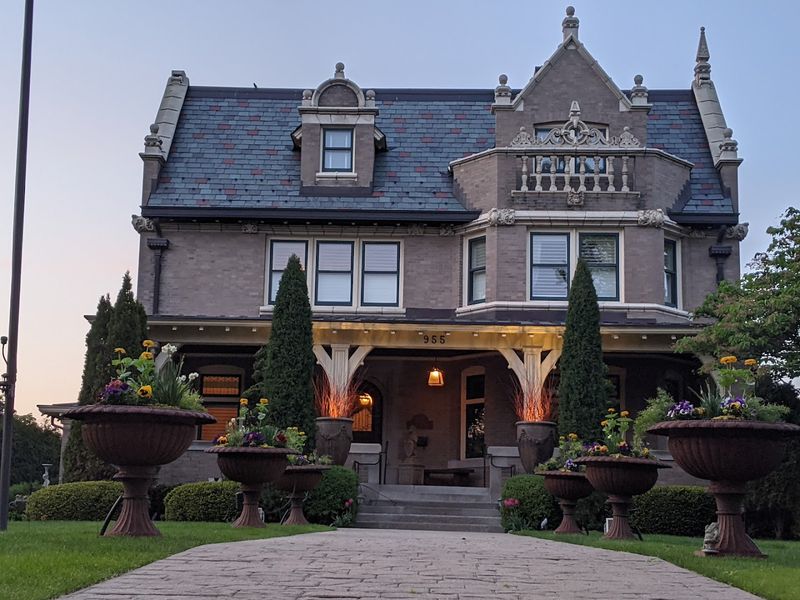 America’s longest row of Victorian homes is actually in Minnesota and ...