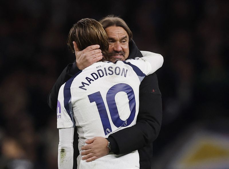 Soccer - Tottenham relegation fears remain after home draw with Leeds
