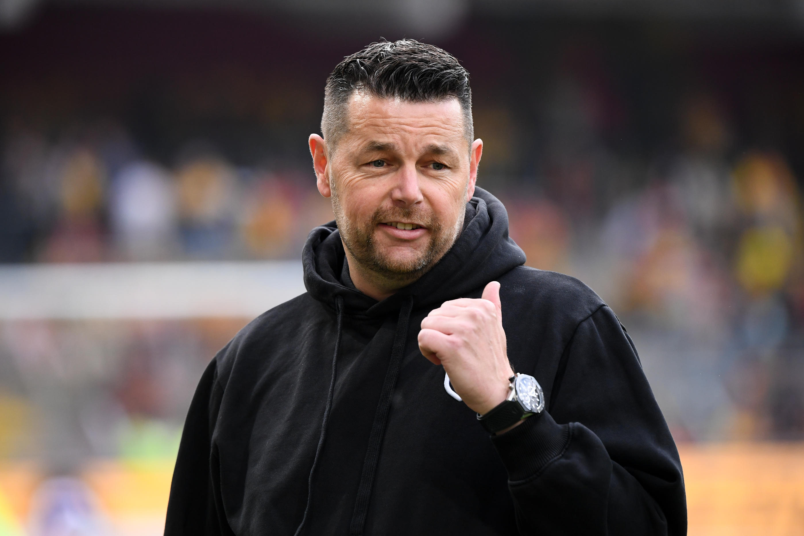 Trophées UNFP : le Lensois Pierre Sage devance Luis Enrique et décroche ...