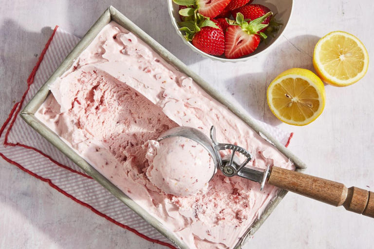 I asked 5 chefs for their favorite strawberry ice cream, and the winner ...