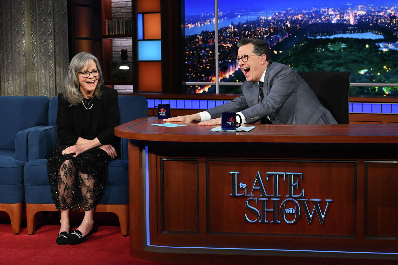 Sally Field says Robin Williams never made her laugh on 'Mrs. Doubtfire ...