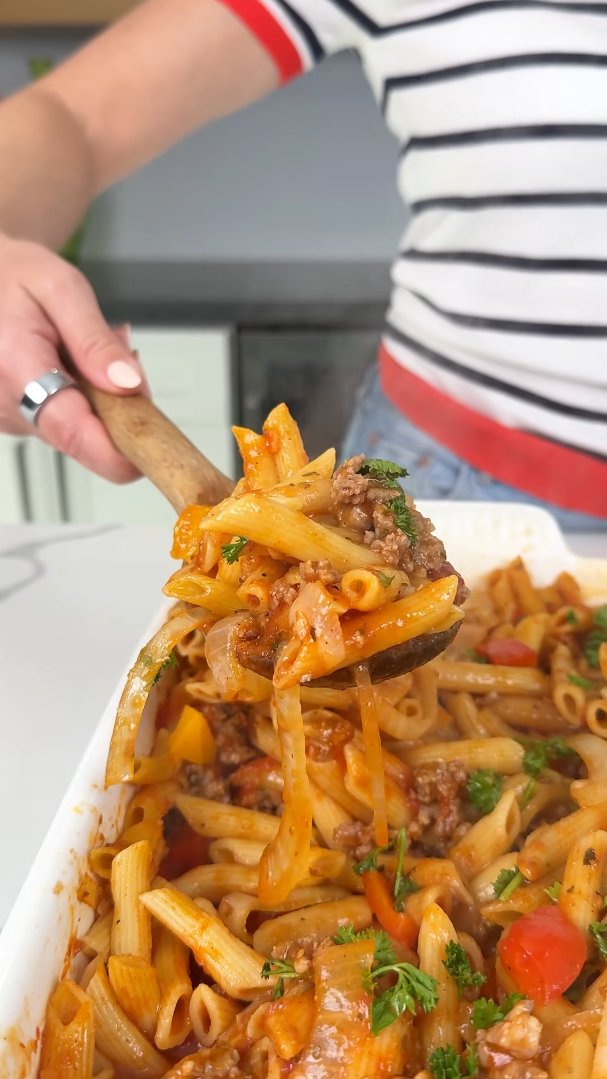 This easy one pan pasta dinner is perfect for busy nights