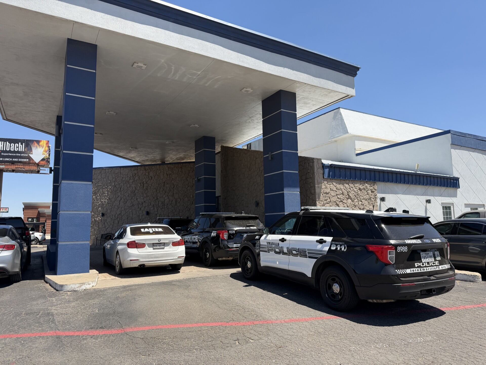 Amarillo police find man dead inside hotel room