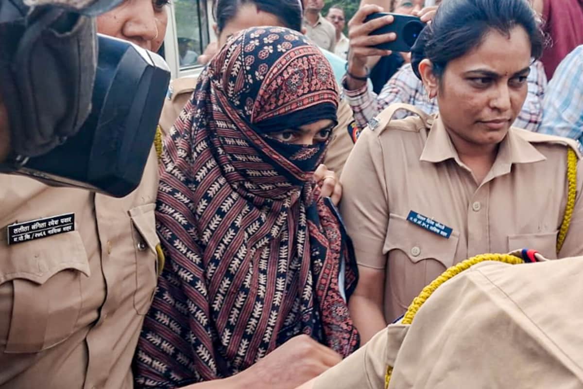 Nashik TCS case: House where AIMIM corporator 'sheltered' Nida Khan ...