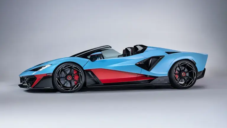 Lamborghini unveils its 1-of-15 Fenomeno Roadster, a 1,065HP beast that ...