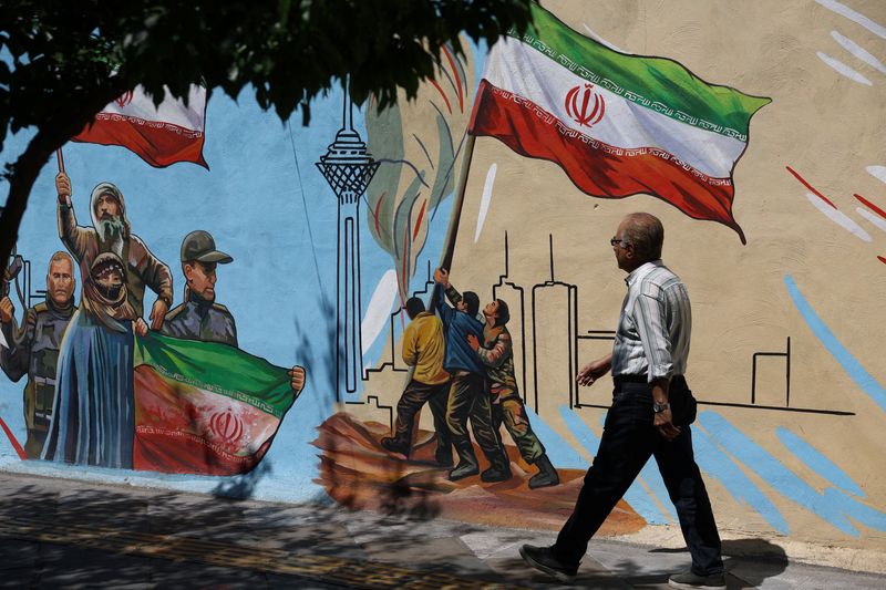 Peace deal hopes fade after Trump rejects 'garbage' Iran proposal