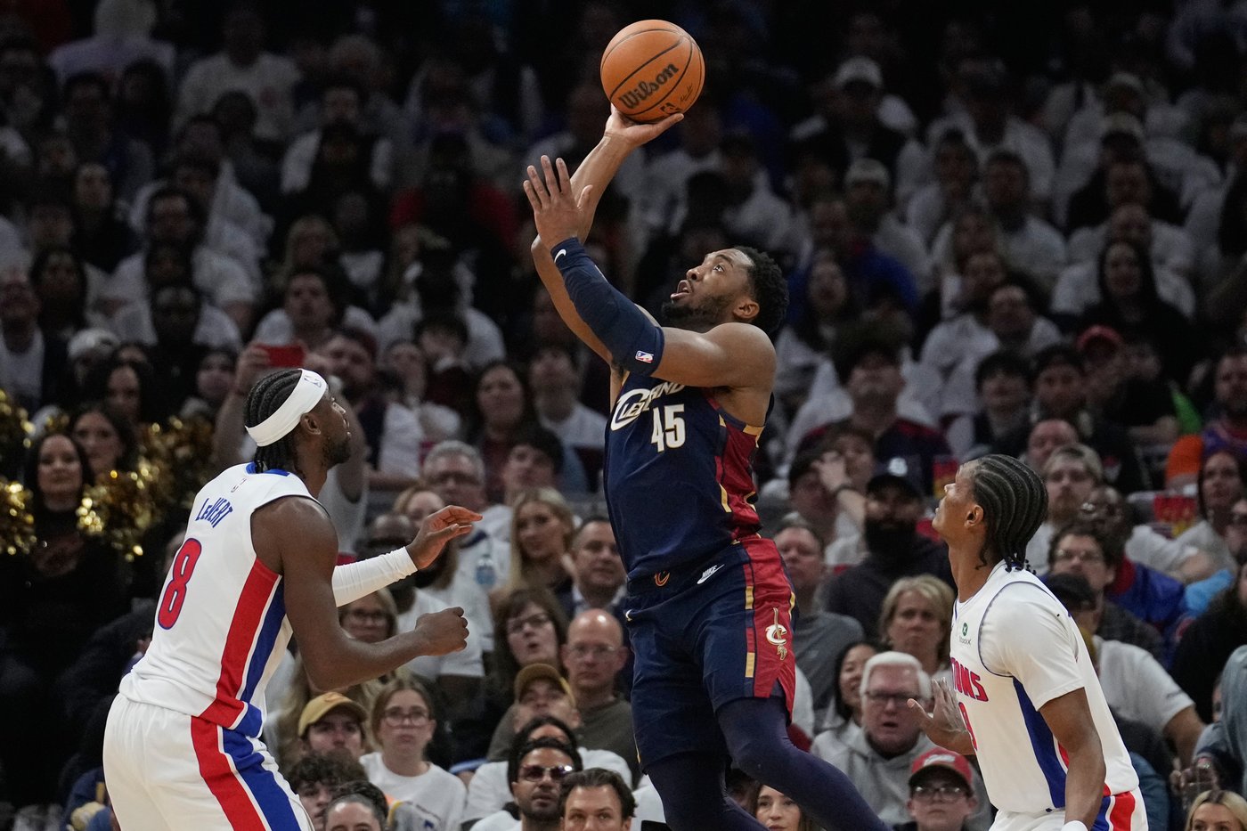 From 4 points to tying a playoff record with a 39-point half, Donovan ...