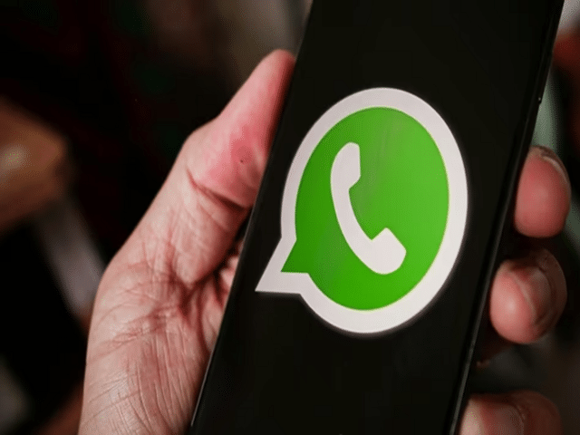 New AI tool arrives on WhatsApp Business: Create product descriptions ...