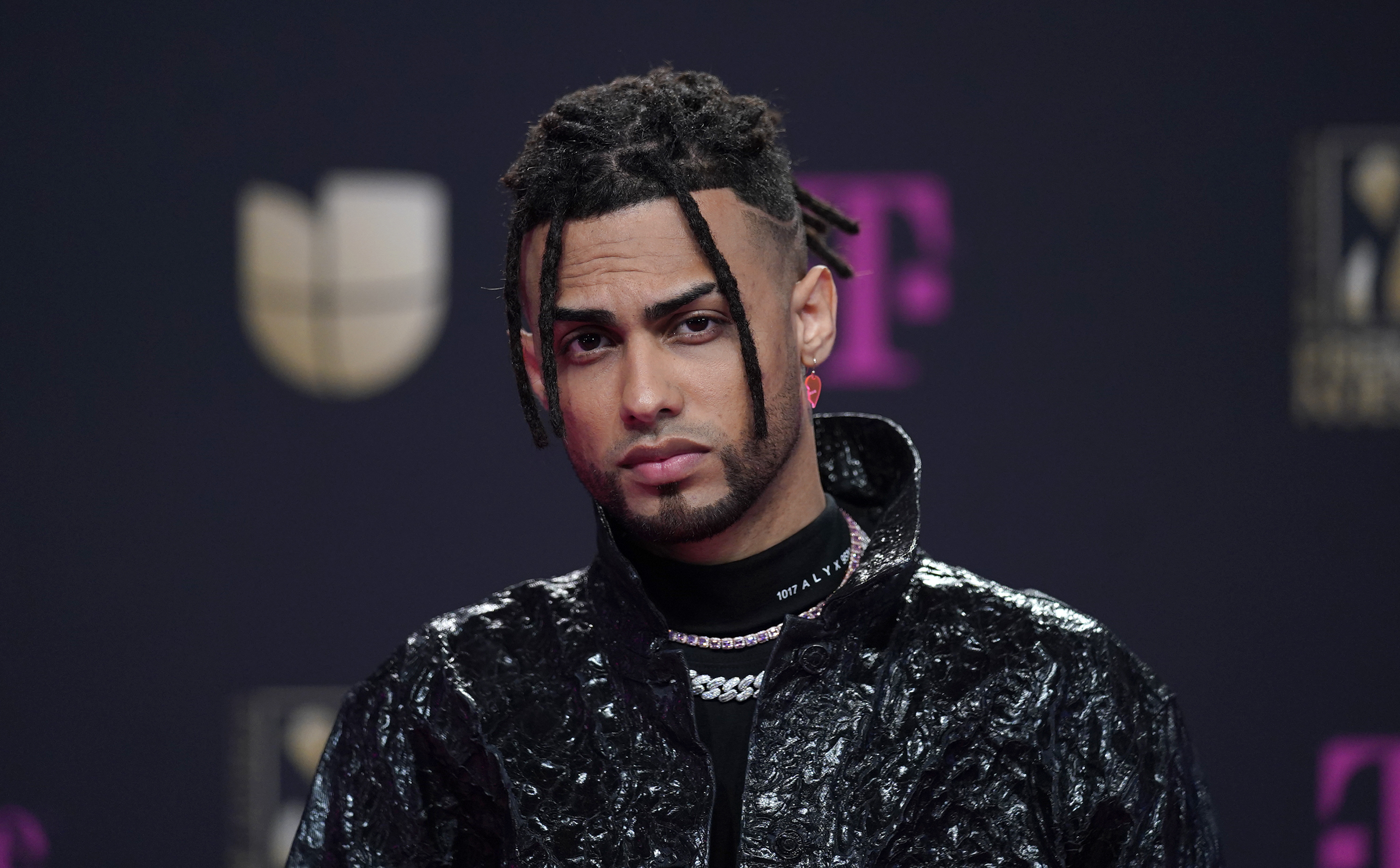 Acusan a Jay Wheeler de copiar concepto del nuevo álbum musical de ROA