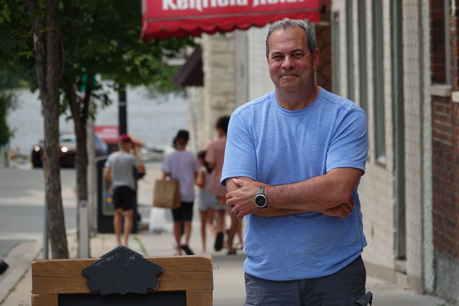 Poirier declares re-election bid