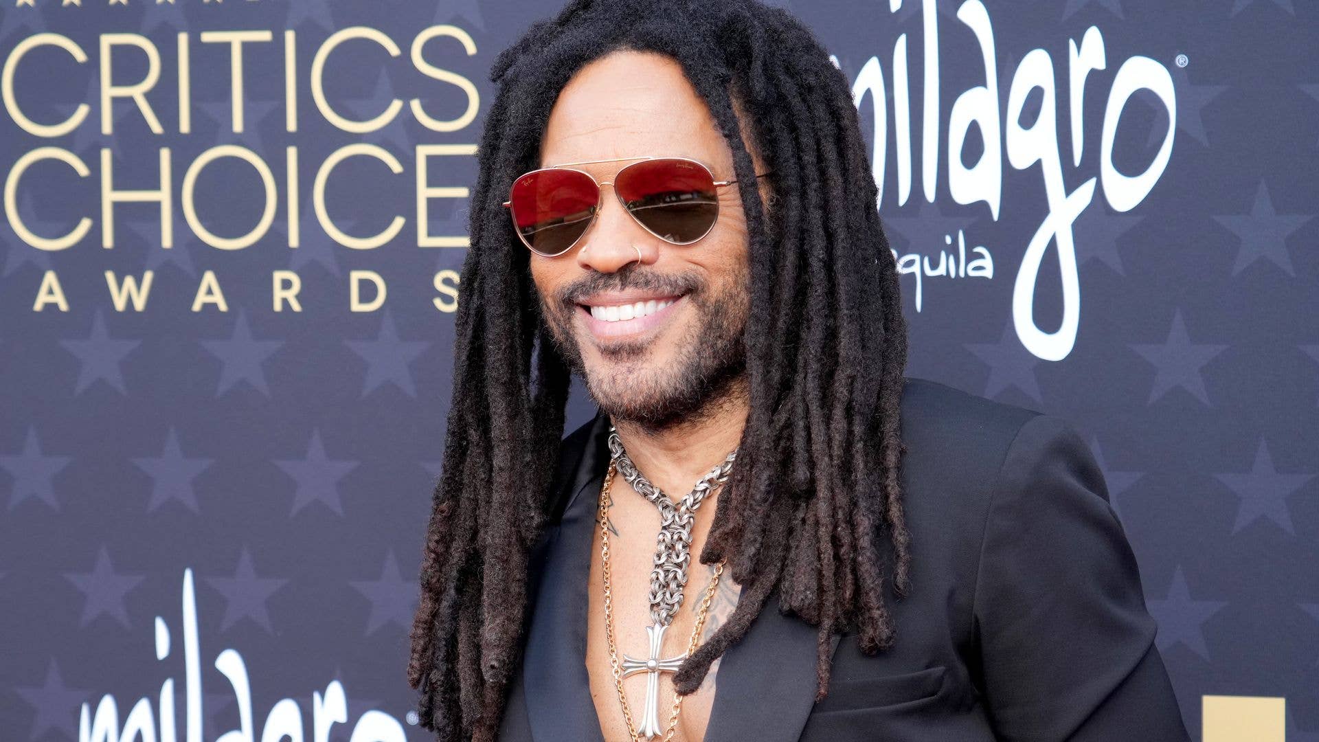 Zoë Kravitz and Harry Styles' romance is being lived offline — and ...