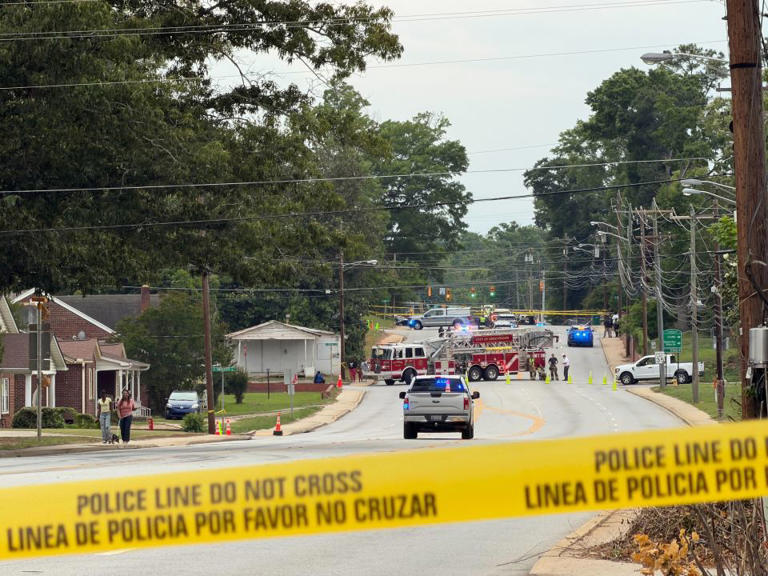 Officer killed in head-on crash involving fleeing suspect in Greenwood ...