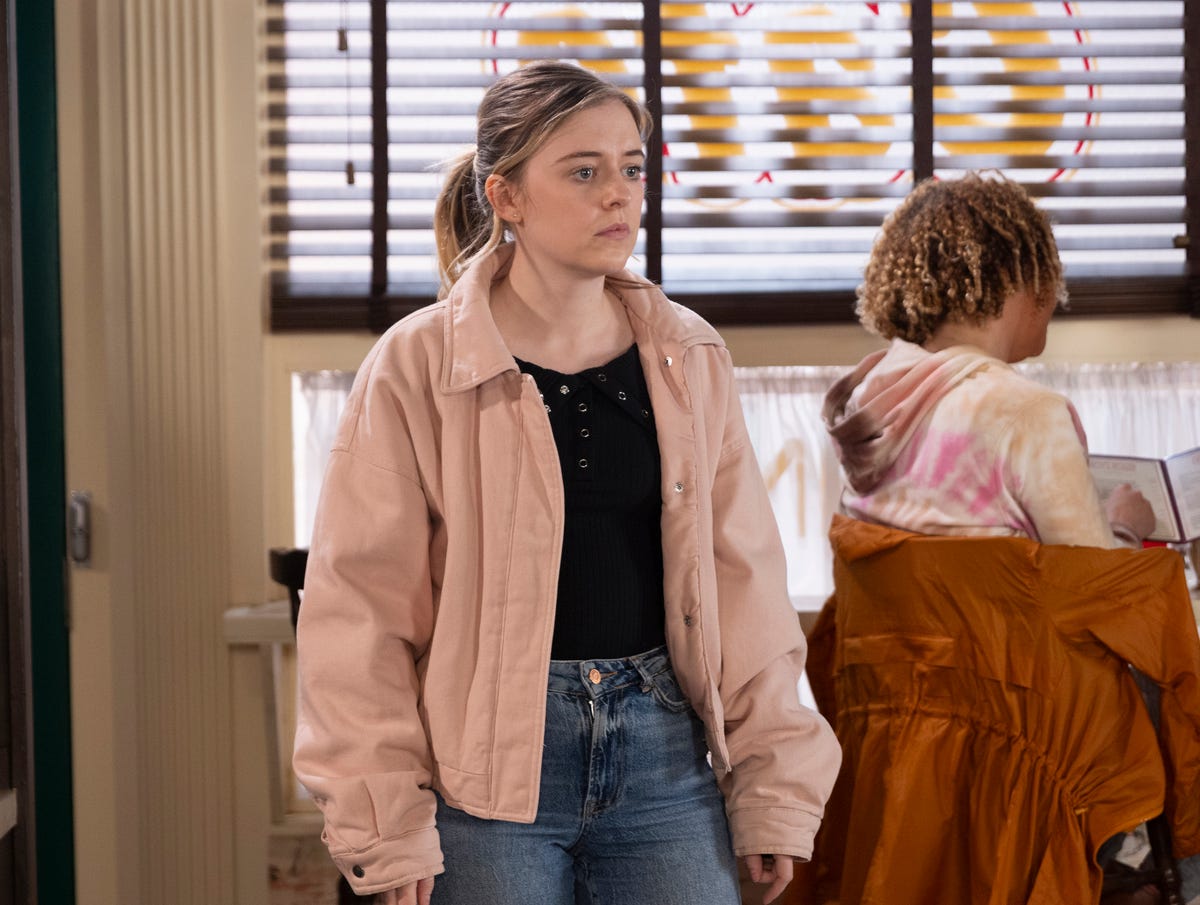 Coronation Street's Tyrone to be targeted by Carl over dark secret
