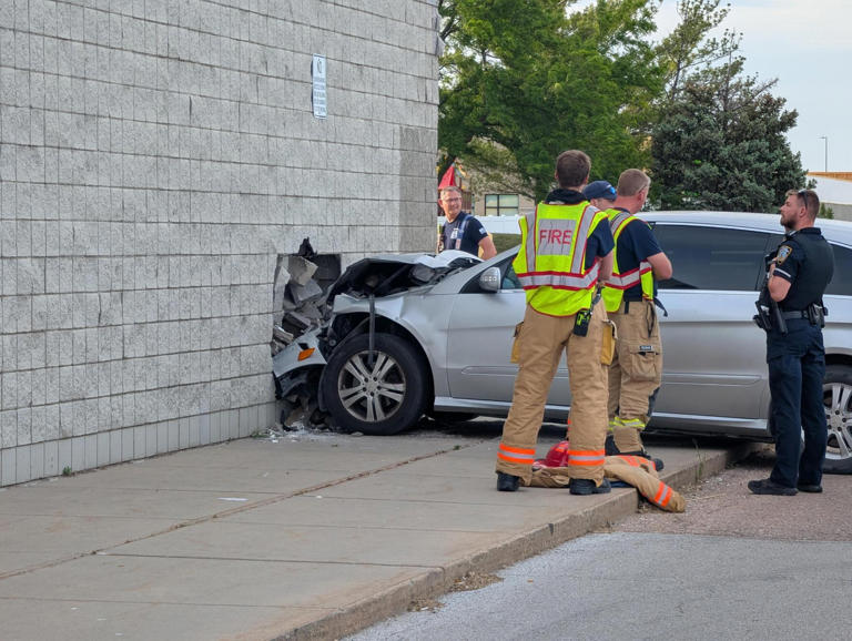 Driver rams into Asian Buffet restaurant in north Lincoln