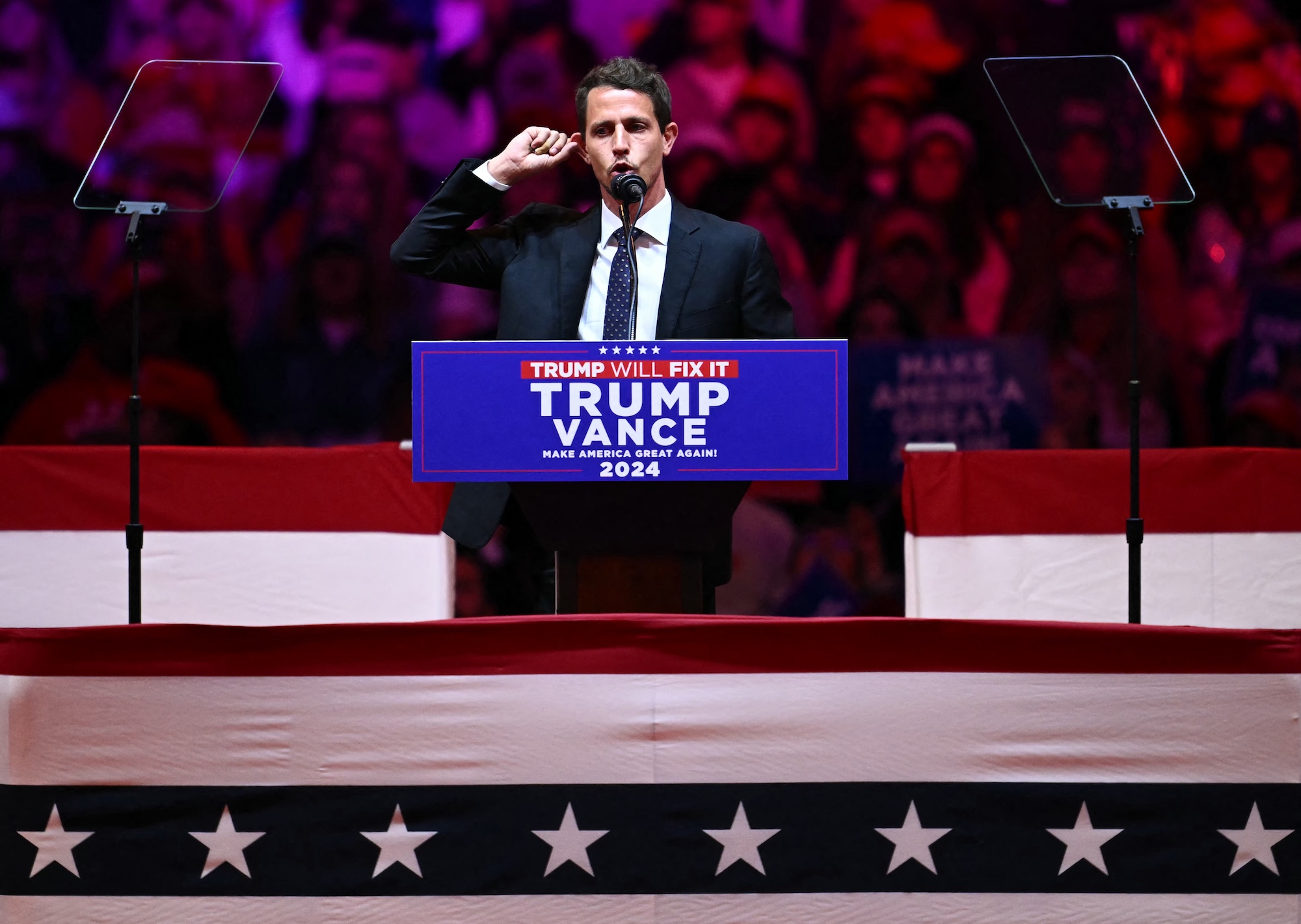 What to know about controversial Kevin Hart roast comedian Tony Hinchcliffe