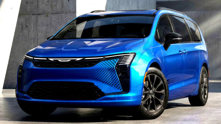 Chrysler celebrates America’s 250th anniversary with a Canadian minivan